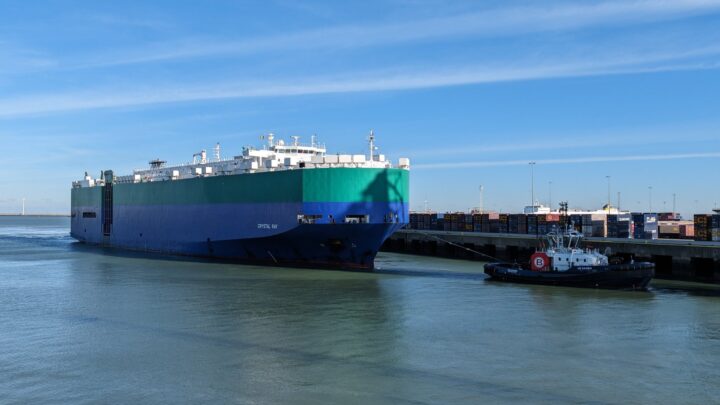 Tesla Model 3 Highland arrives in Europe, first ship already in port ...