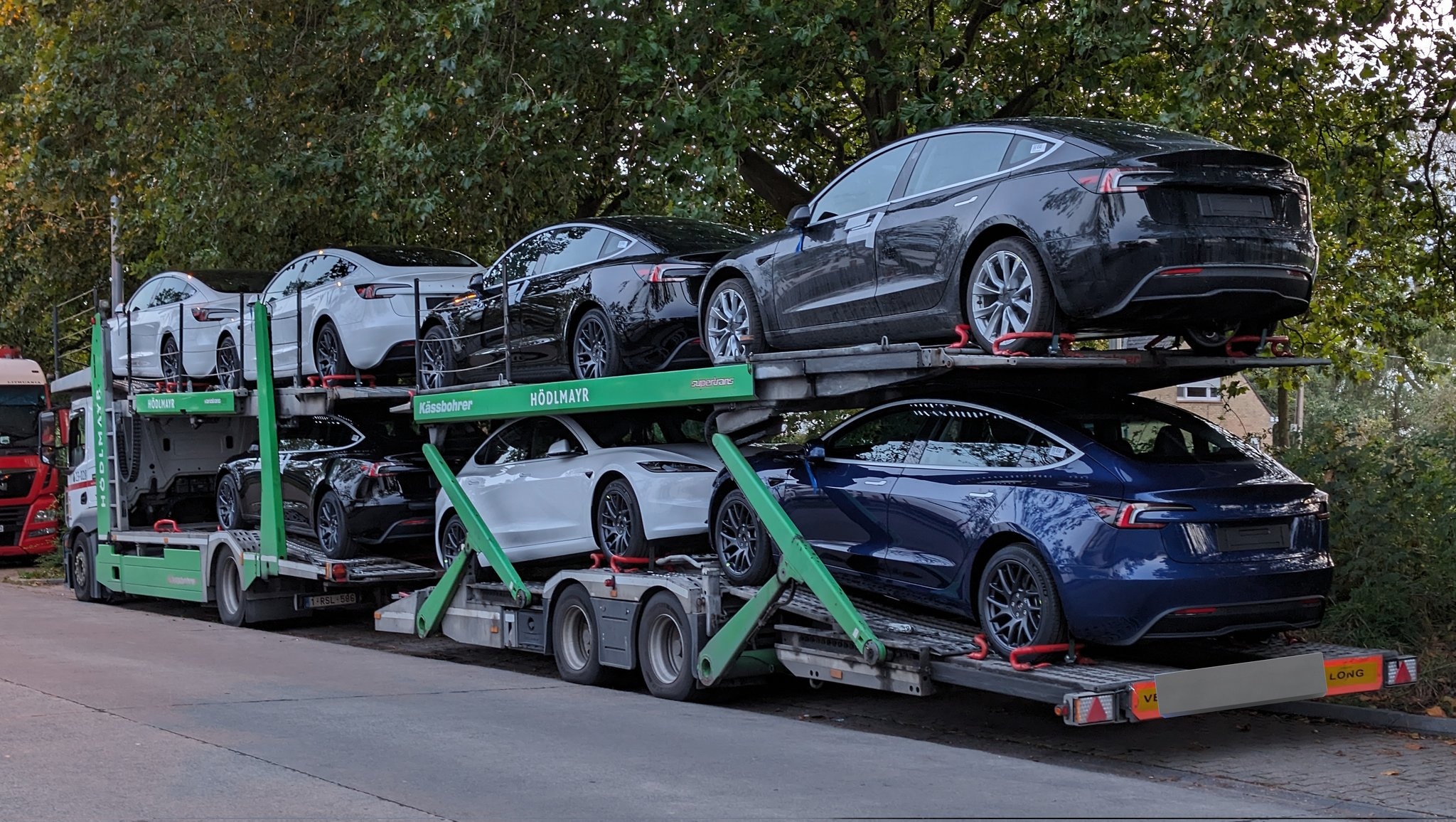 Tesla Model 3 Highland in some showrooms from 23 October. In remote and ...